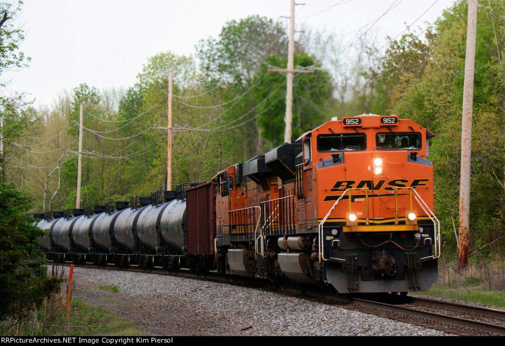 BNSF 9152 CSX Train K040 Crude Oil Loads